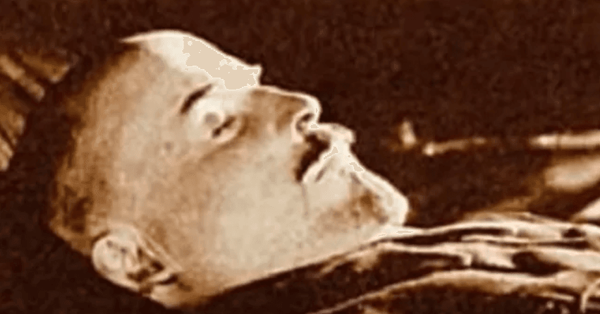 20 Photos Of Historical Leaders Who Had Open Casket Funerals