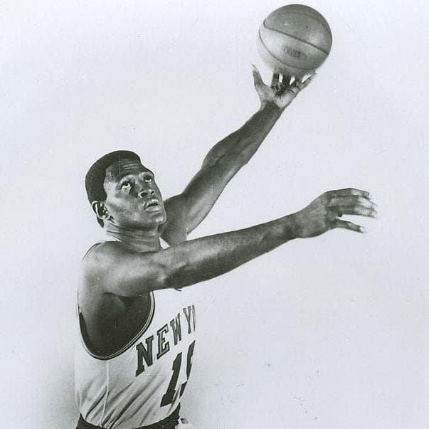 All 7 Knicks Retired Numbers, Ranked By Fans