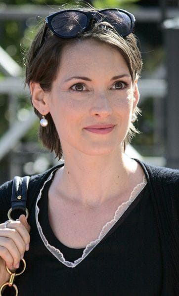 18 Celebrities Who Have Been Caught Shoplifting