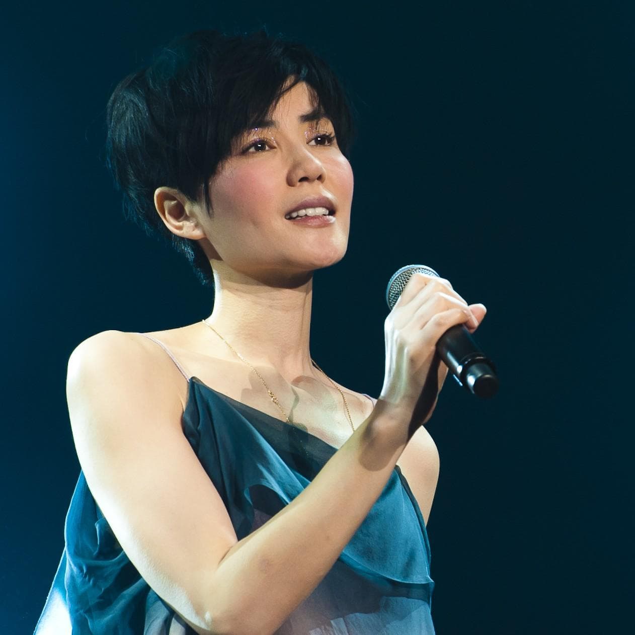 Famous Female Presenters | List of Top Female Presenters