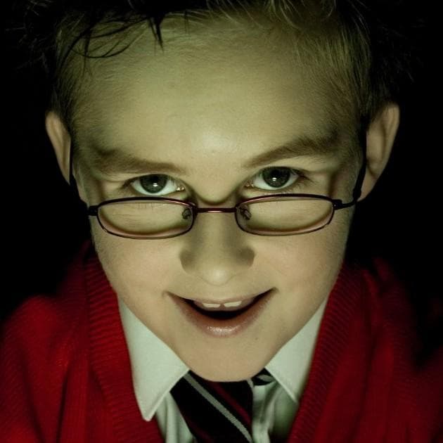 Celebrities Born in 1996 | List of Famous Men & Women Born in 1996