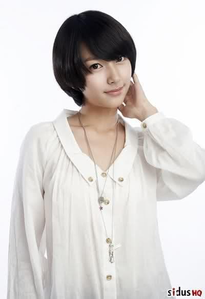 Celebrities Born in 1992 | List of Famous Men & Women Born in 1992