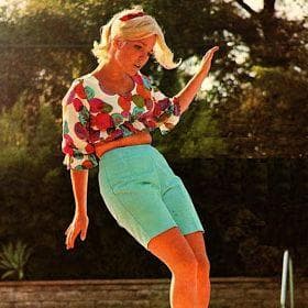 Famous Female Skateboarders | List of Top Female Skateboarders