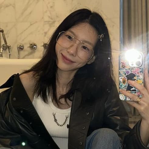 The 15+ Best K-pop Idols With Glasses, Ranked By Fans