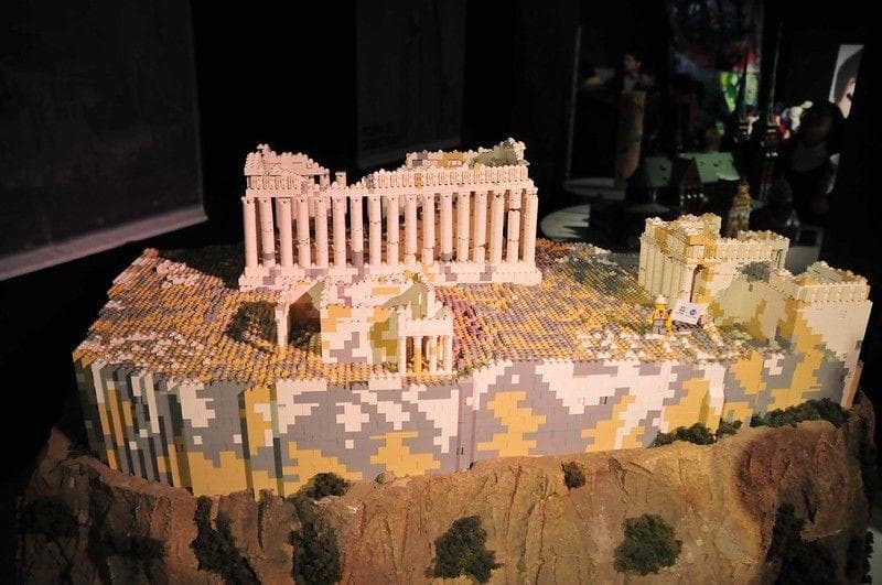 22 Amazing LEGO Versions of Famous Monuments