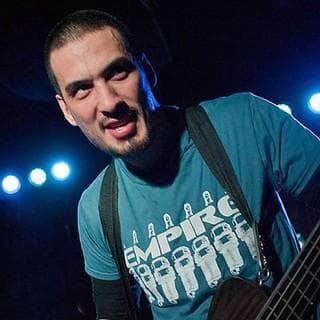 Famous Male Bassists | List of Top Male Bassists