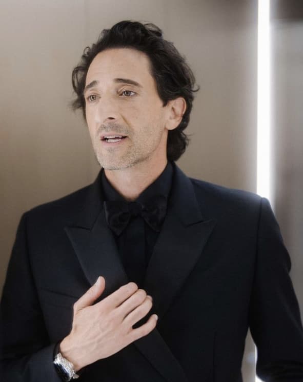 50 Celebrities With Big Noses