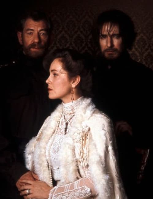 Inspiring Behind-The-Scenes Stories About Actors Helping Other Actors