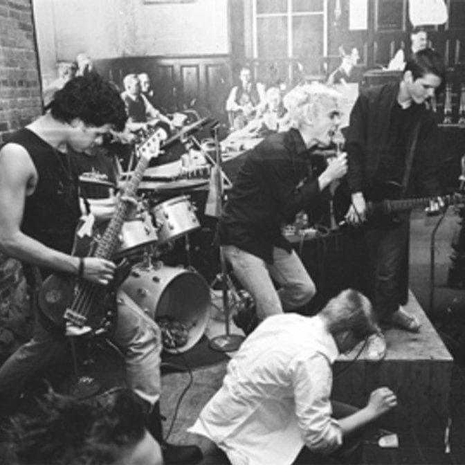 Straight Edge Celebrities | Famous People Who Don't Drink or Smoke