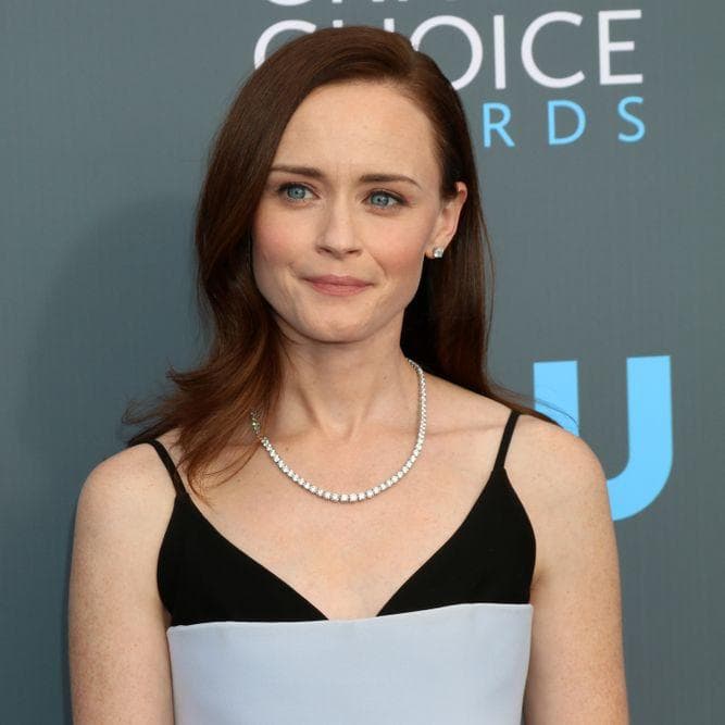 24 Celebrities With Big Foreheads: Actors, Models, and More