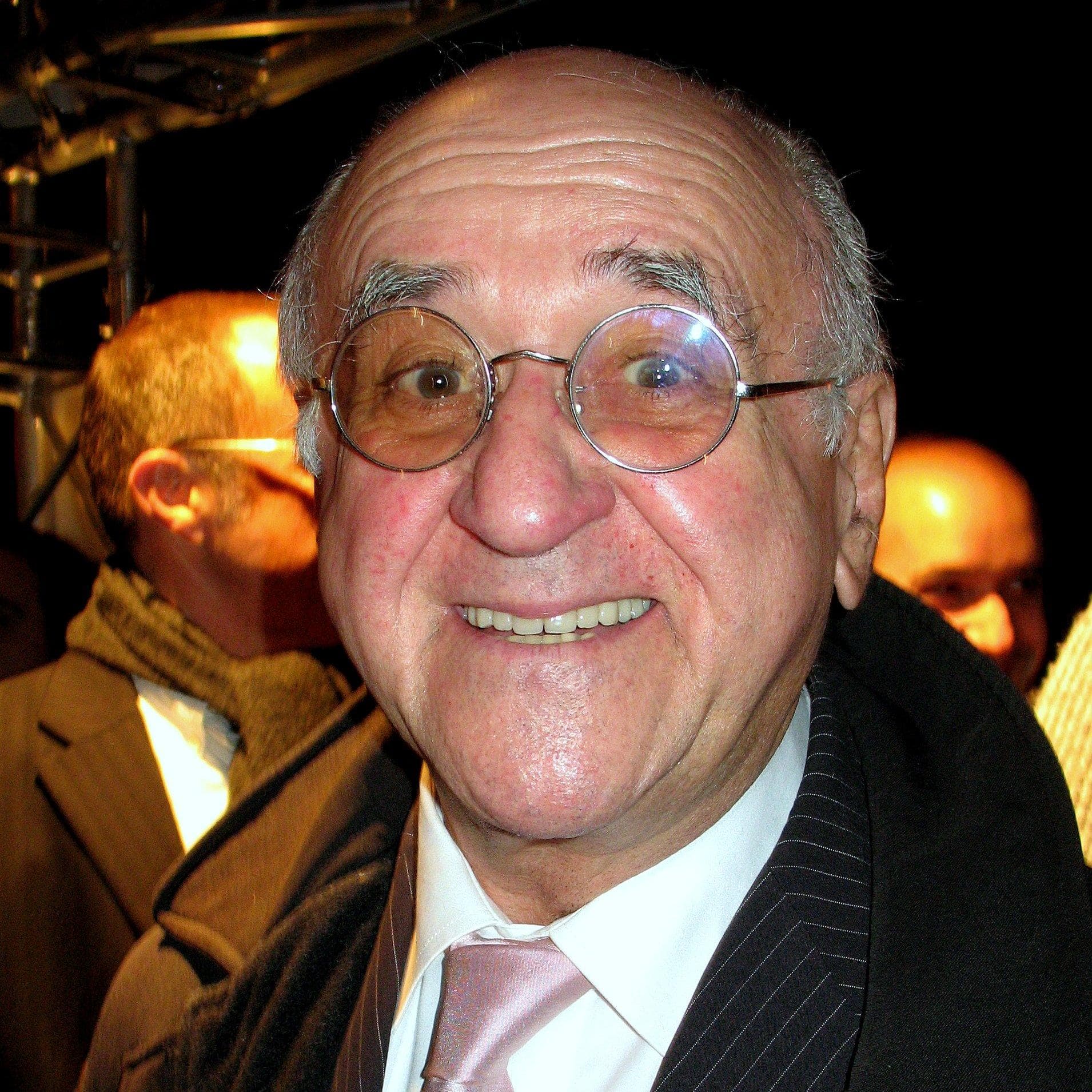 Celebrities Born in 1934 | List of Famous Men & Women Born in 1934