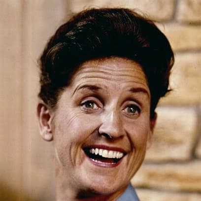 Single Women on TV | List of Female Characters Who Date Lots of Men