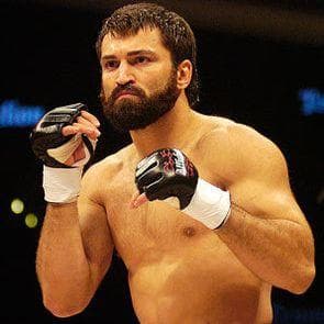 The 11 Oldest Active UFC Fighters, Ranked By MMA Fans