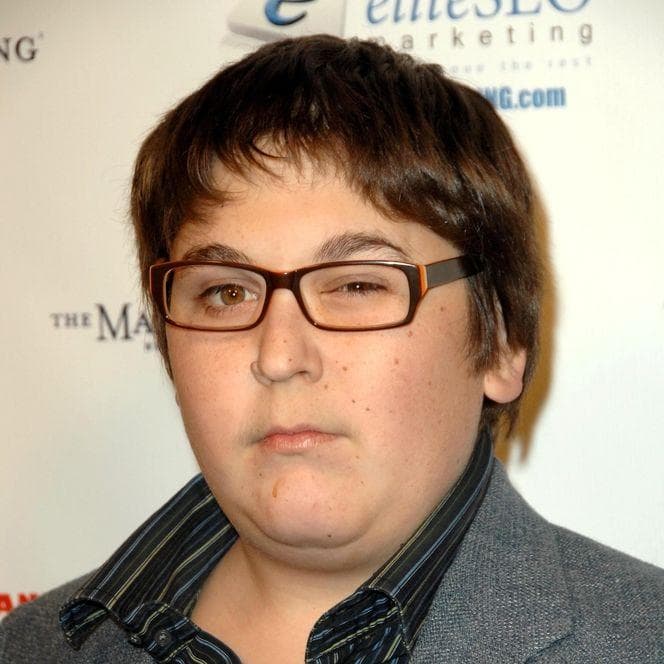 Male Celebrities Who Are 5’5" Tall