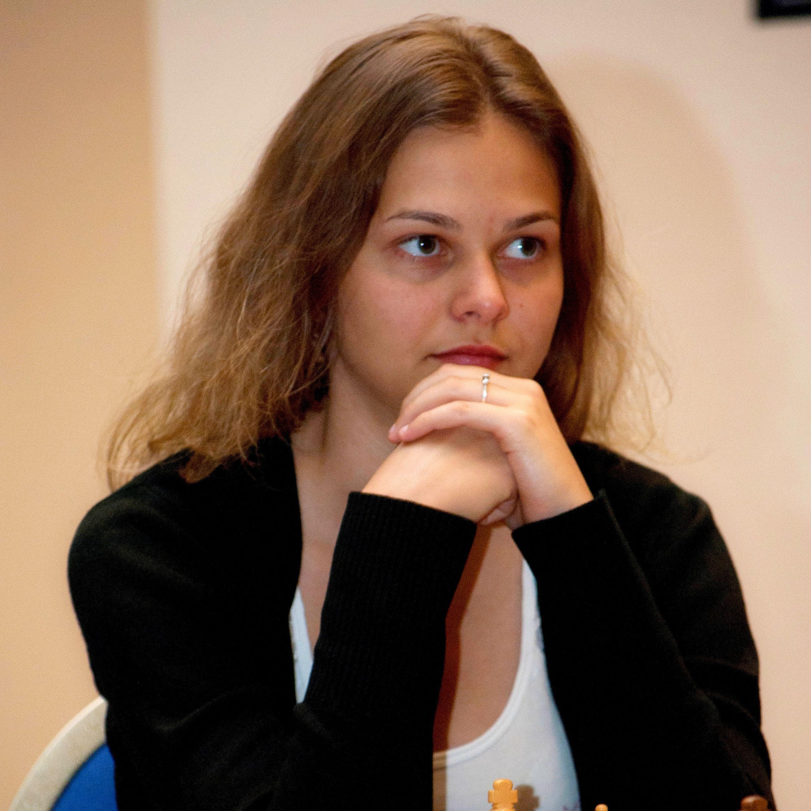 The Hottest Female Chess Players, Ranked