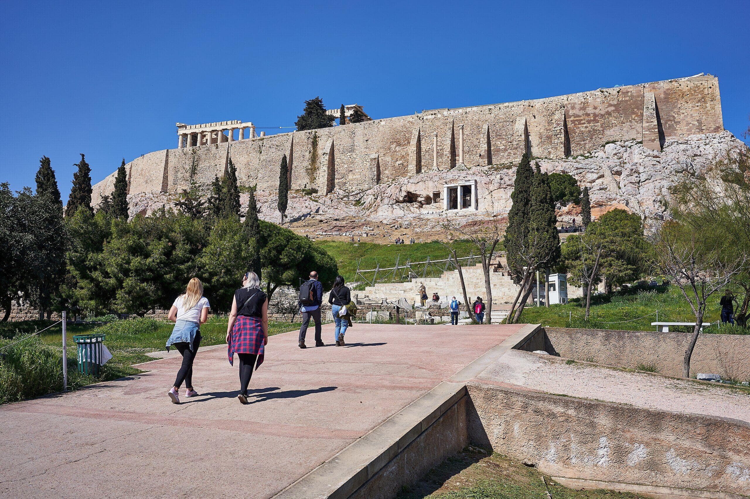 12 Unusual Dress Codes Around The World