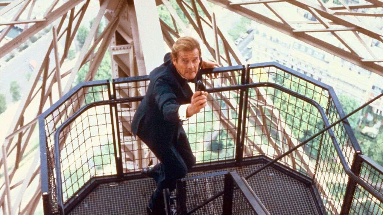 15 Movie Scenes Set At Iconic Landmarks