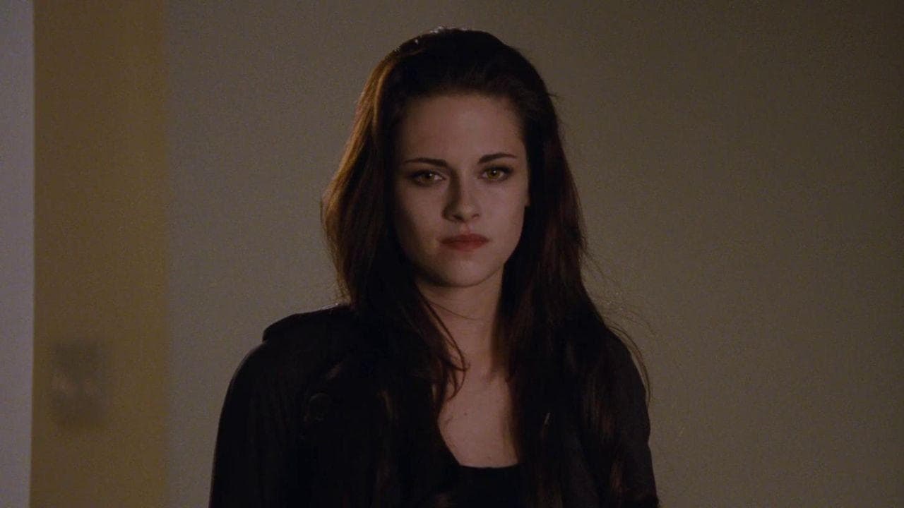 30 Hottest Female Vampires In TV & Movies, Ranked By Fans
