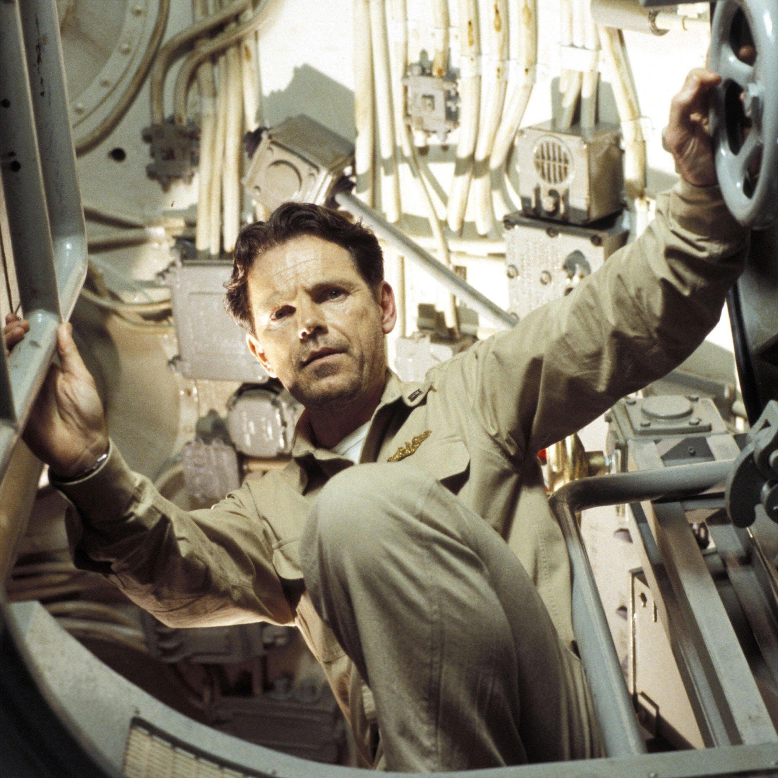 The 31 Scariest Ocean Horror Movies That'll Keep You On Dry Land