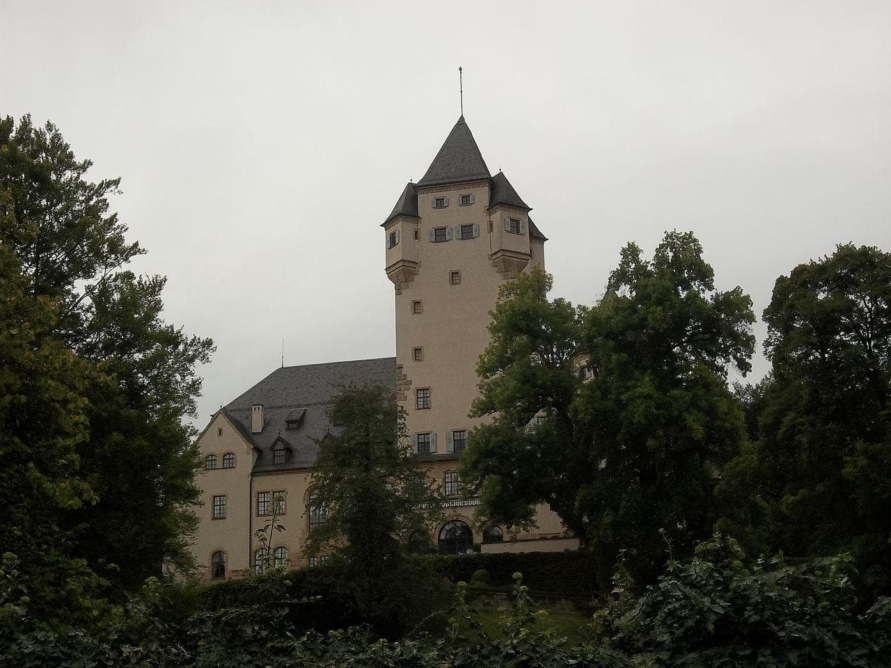 Where Do Royals Live Around The World?