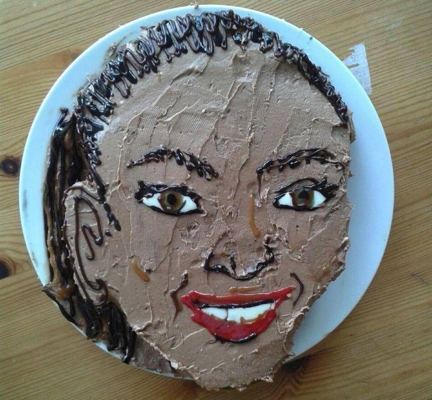 17 Celebrity Face Cakes That Don't Look Quite Right