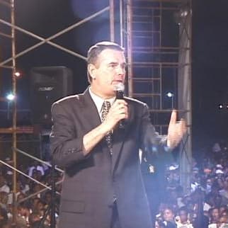 Famous Televangelists | List of Popular TV Preachers & Pastors