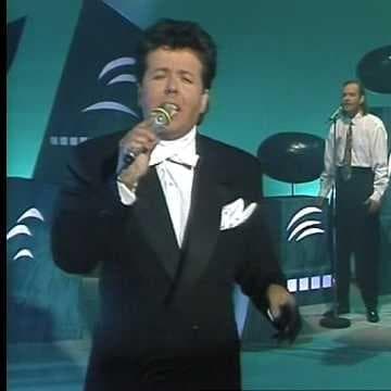 Famous Singers from Iceland | List of Top Icelandic Singers