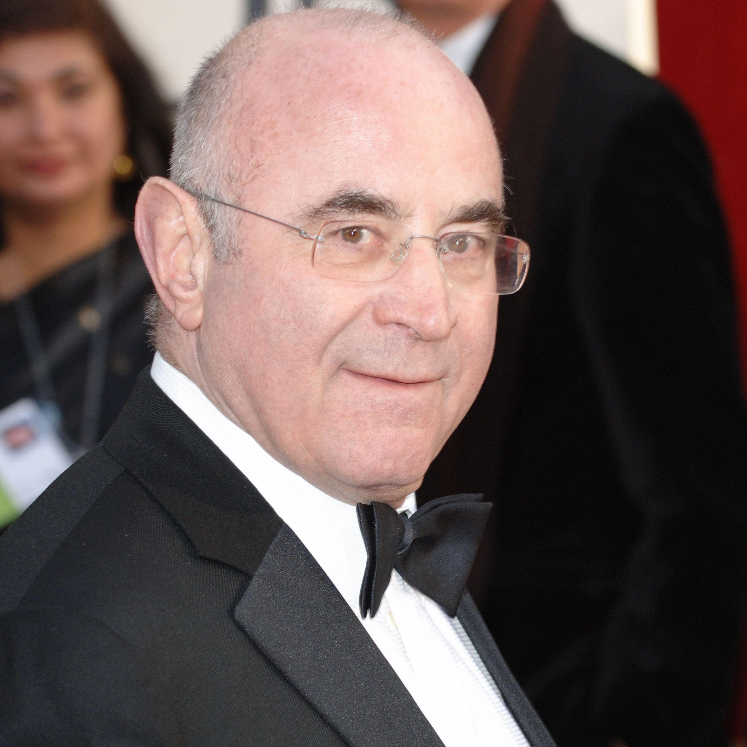 Male Celebrities Who Are 5’4" Tall