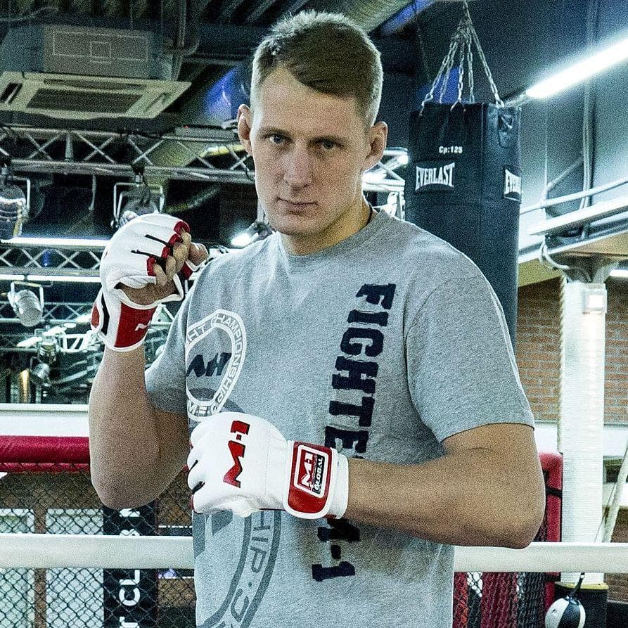 The 14 Tallest Current UFC Fighters, Ranked By MMA Fans