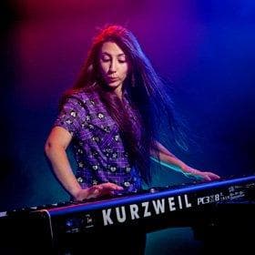 Famous Female Keyboard Players | List of Top Female Keyboard Players