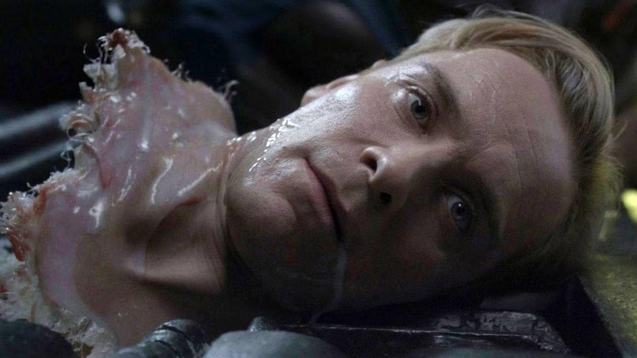 16 Times Heads Get Chopped Off But Just Keep On Living