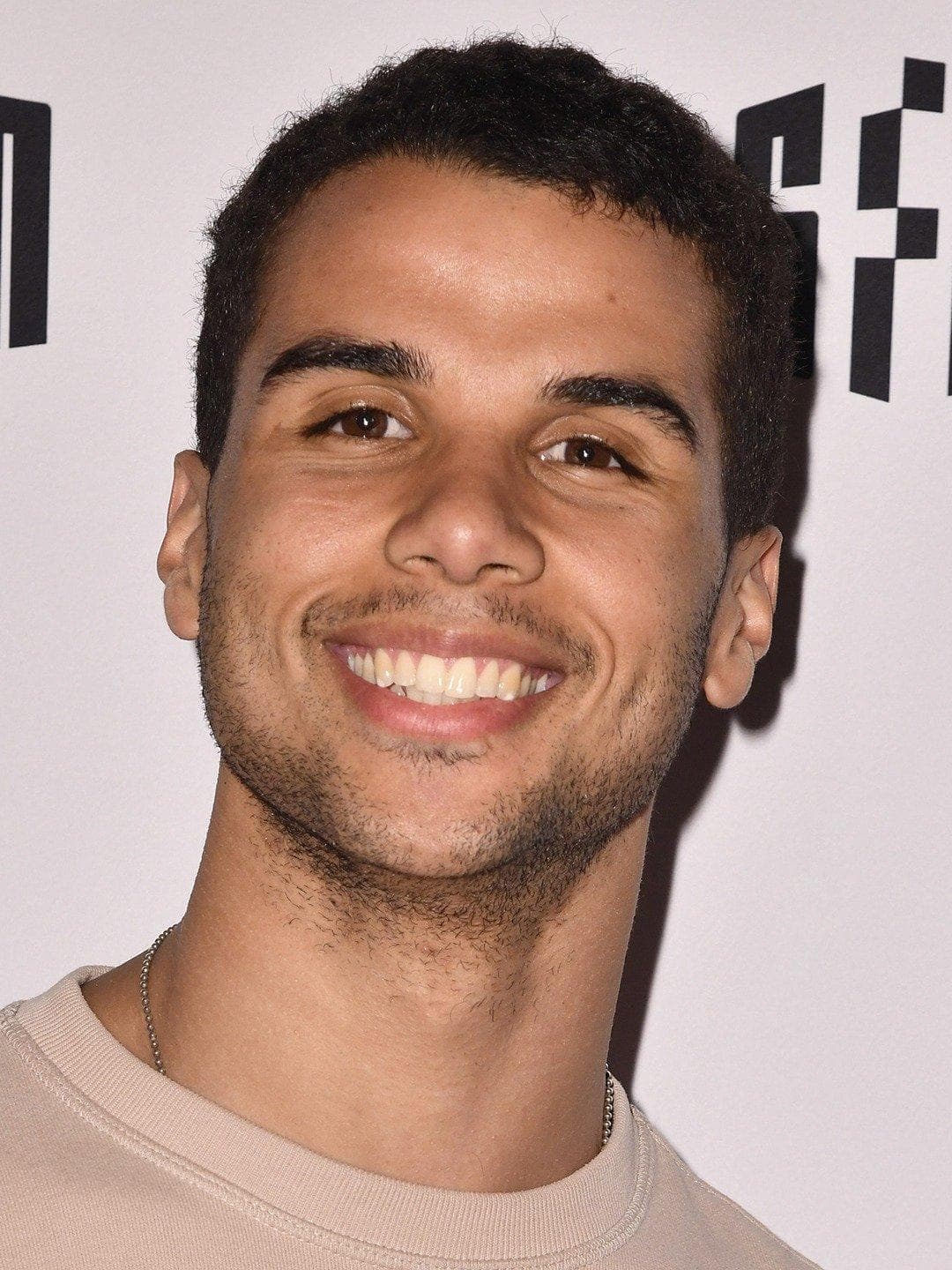 Celebrities Born in 1996 | List of Famous Men & Women Born in 1996