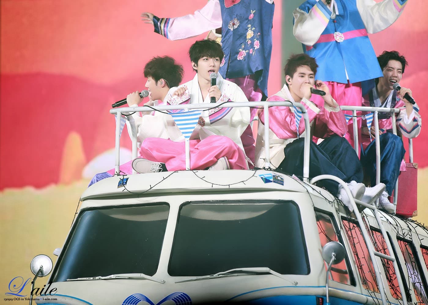 35+ Kpop Idols Dressed in Hanbok (Photos)