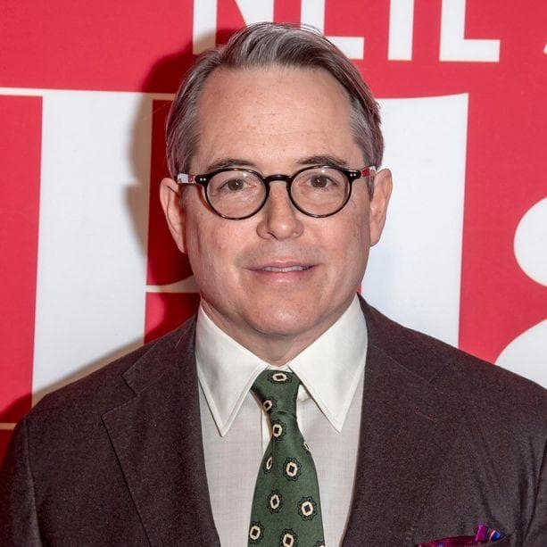 Left-Handed Celebrities | List of Celebs Who Are Left-Handed