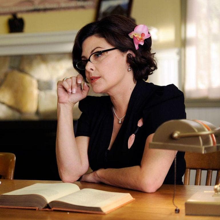 The 21 Hottest Fictional Librarians, Ranked