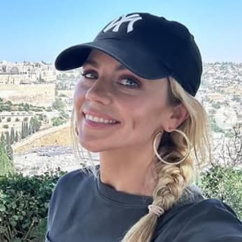 The 25+ Hottest Female Sports Journalists (With Photos)