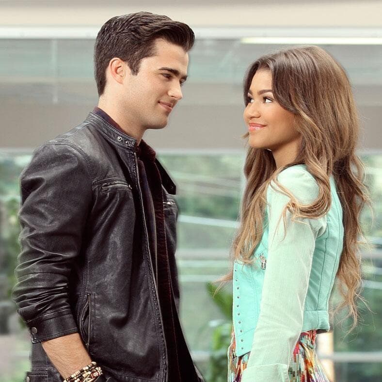 Zendaya Kissing Spencer Boldman