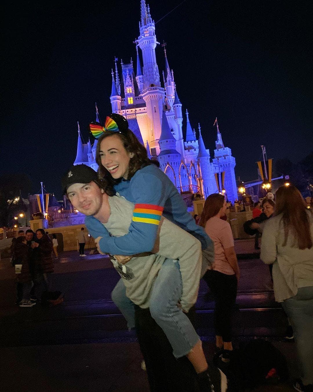 Collen Ballinger Y Josh