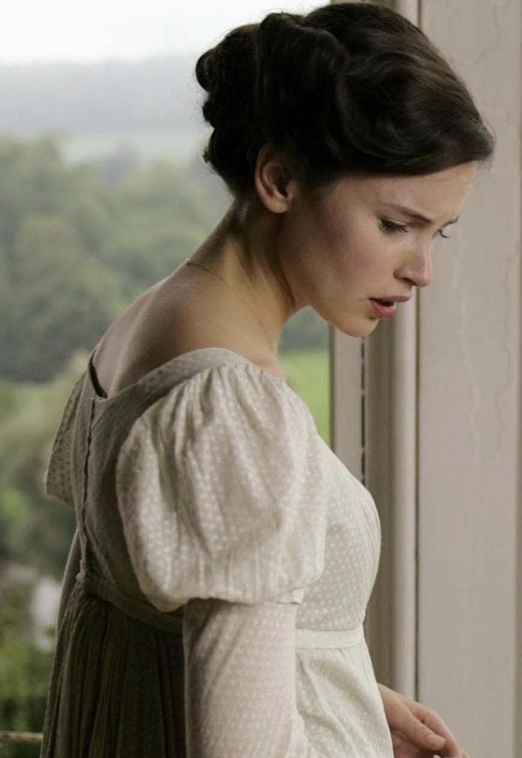 Characters Who Love Books | List of Fictional Bookworms That Read