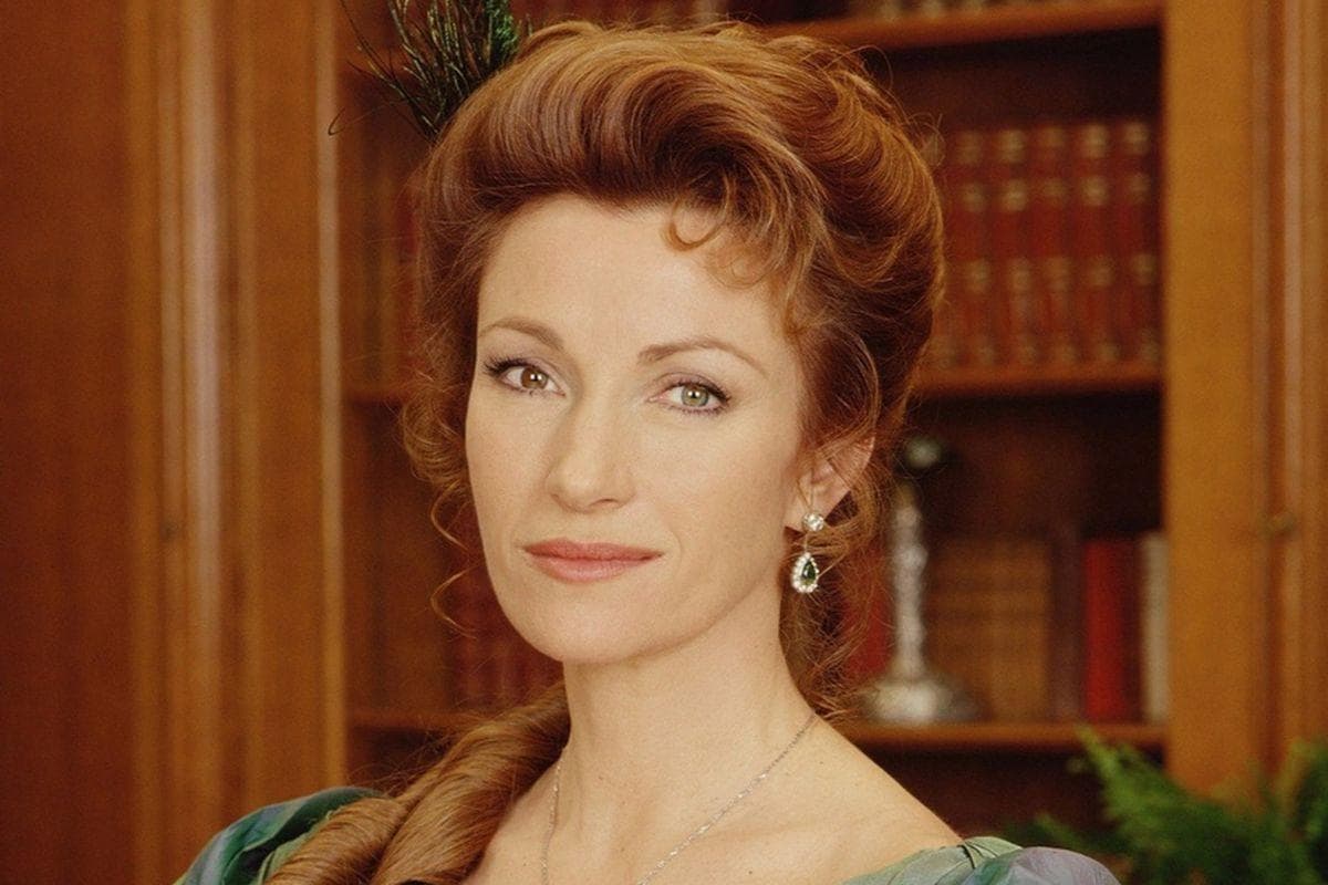 Fictional Doctors With Suspiciously Superhuman Healing Skills