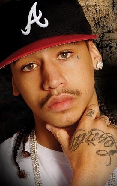 Celebrities Whose Twin Sibling Died
