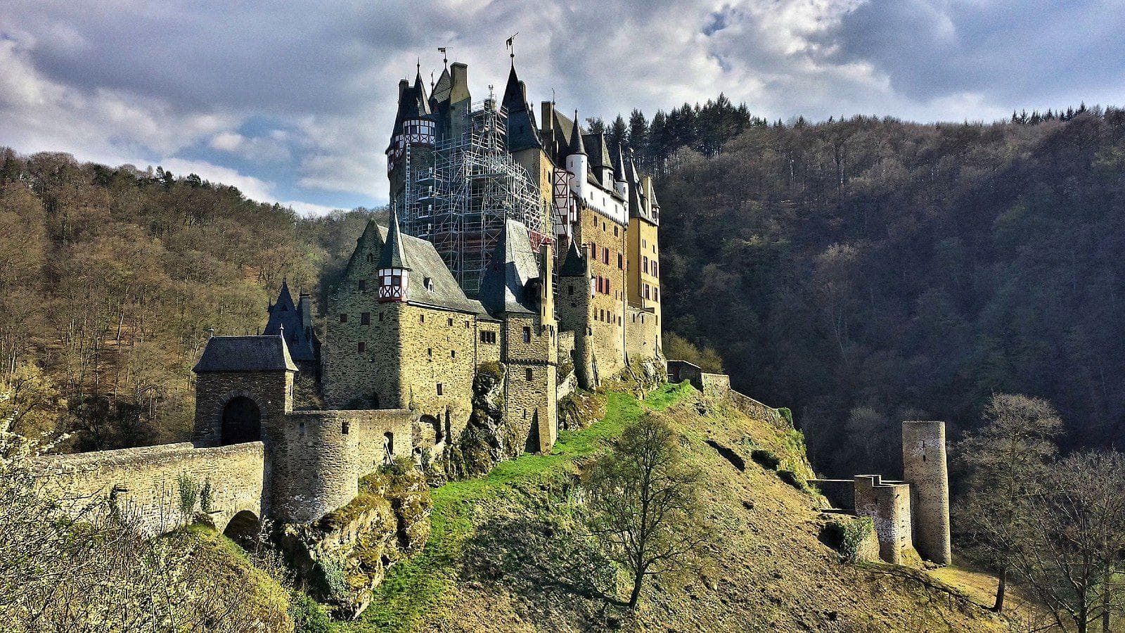 Facts About Castles That Sound Made Up - But Aren't