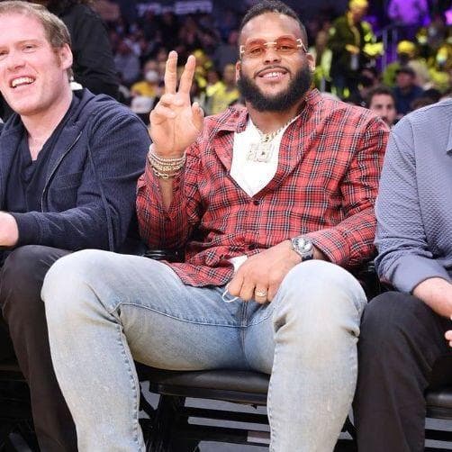 Celebrity Lakers Fans | List of Celebrities at Los Angeles Lakers Games