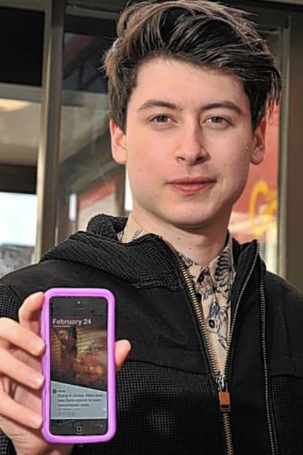 Celebrities Born in 1995 | List of Famous Men & Women Born in 1995