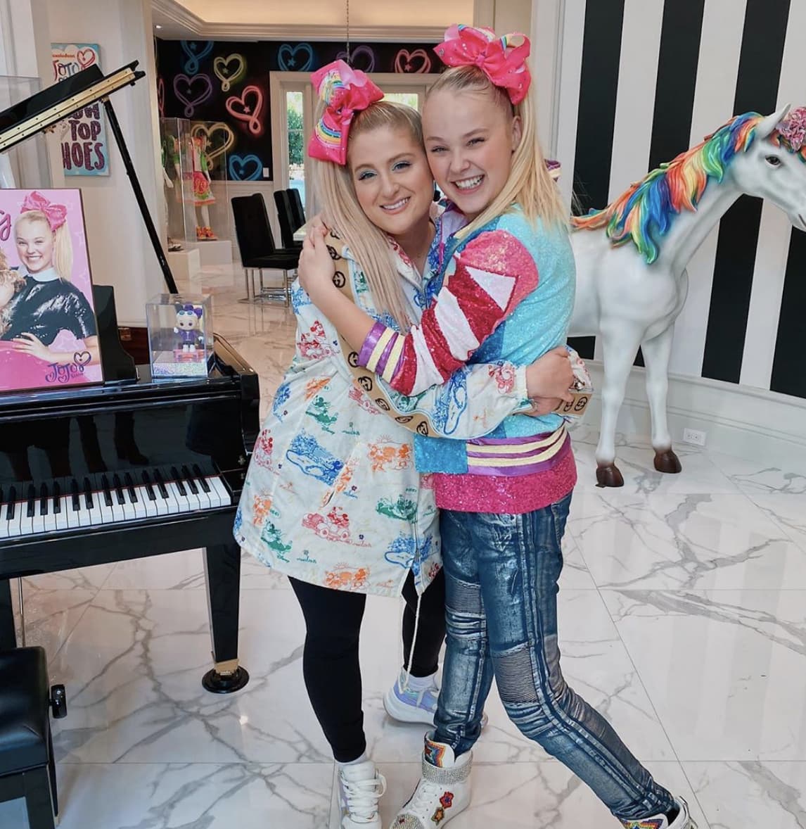 15 Celebrities Who Are Friends With JoJo Siwa, From Elton John To Miley ...