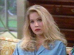 15 Dumb Sitcom Characters Who Somehow Got Dumber Over Time