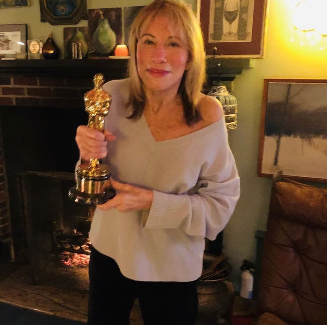 75+ Singers Who Are Cancers