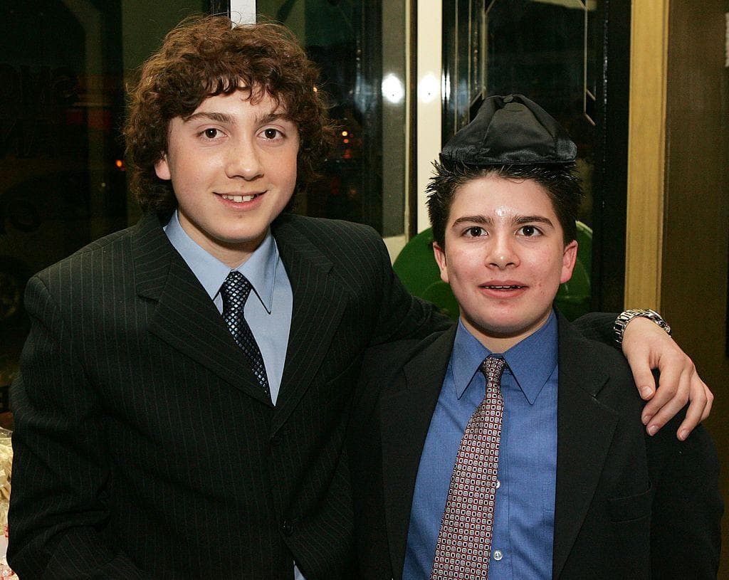 55+ Famous Twins: The Ultimate List of Celebrity Twins