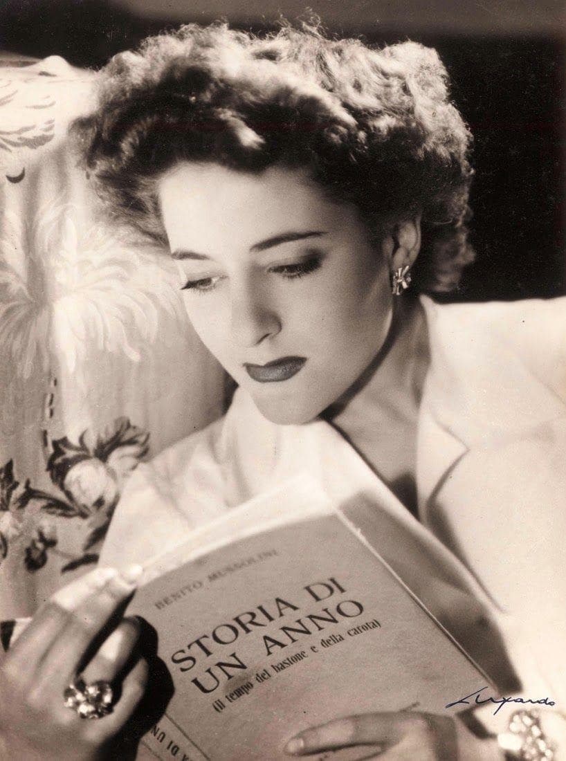 16 Scandalous Women in History Who Seduced Their Way to Power