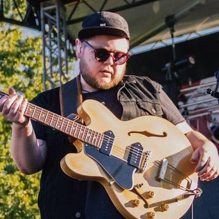 Famous Singers from Iceland | List of Top Icelandic Singers